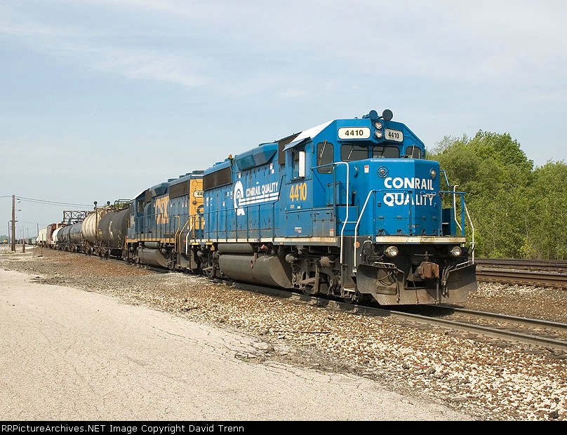 CSX Local C718 works CSXs "AY" Yard with CSX 4410 (EX-Conrail 3301) in charge